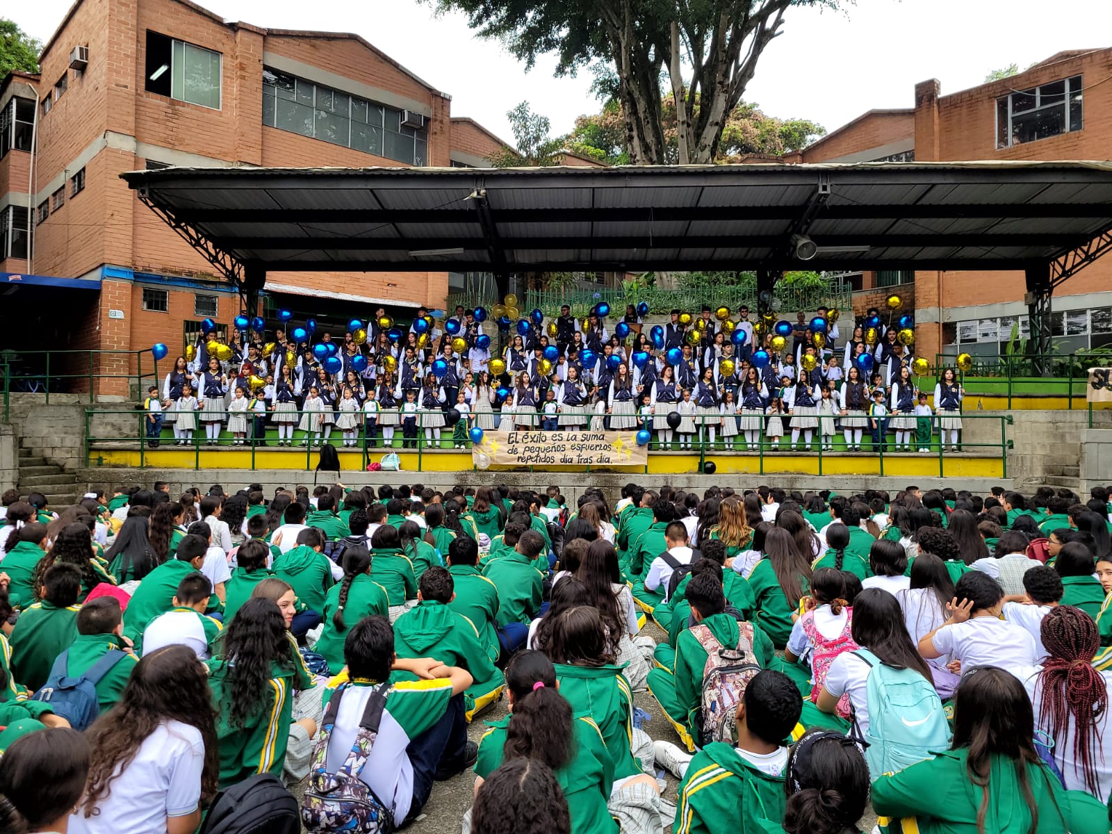 :::I. E. COMPARTIR:::