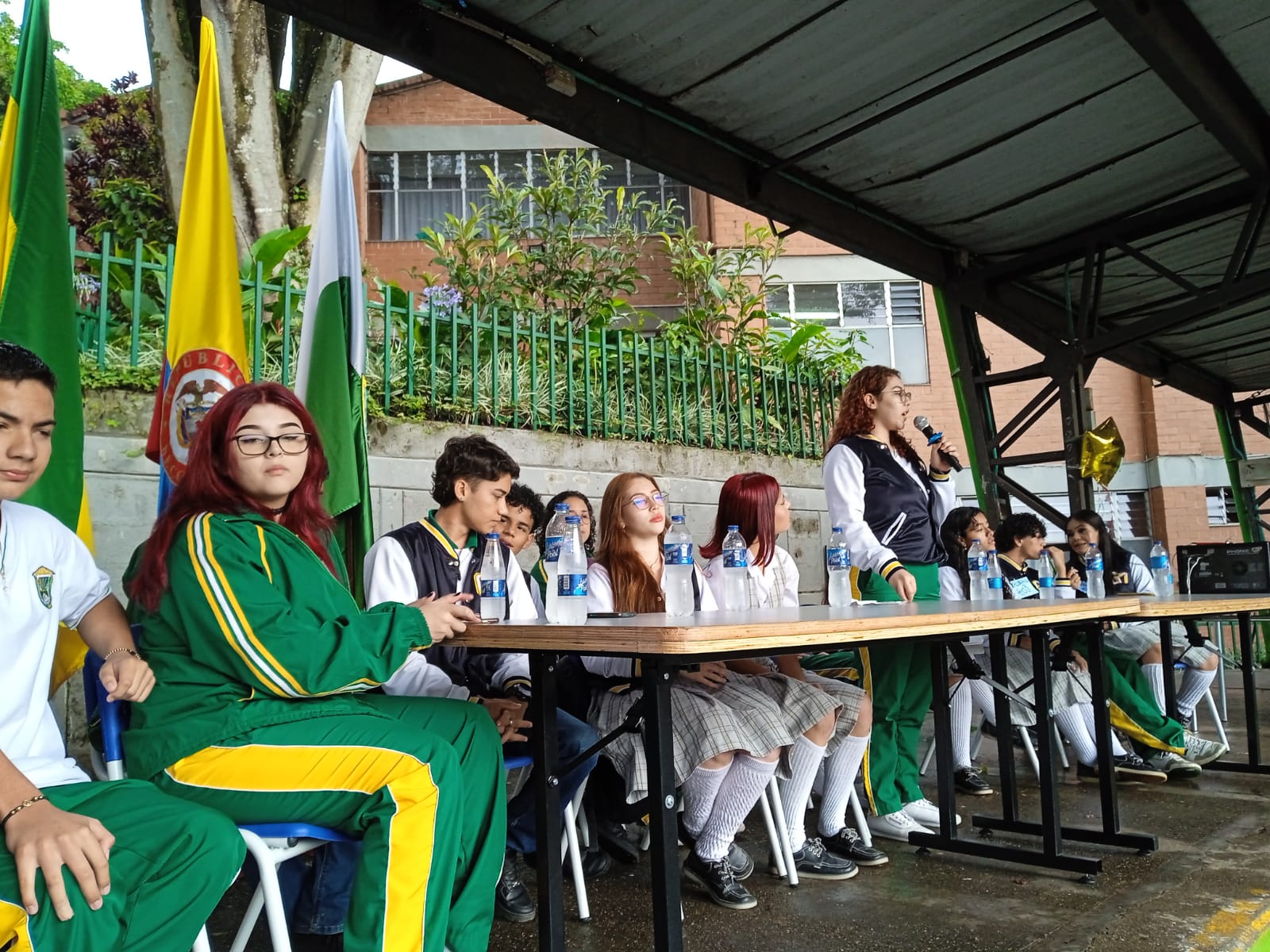 :::I. E. COMPARTIR:::