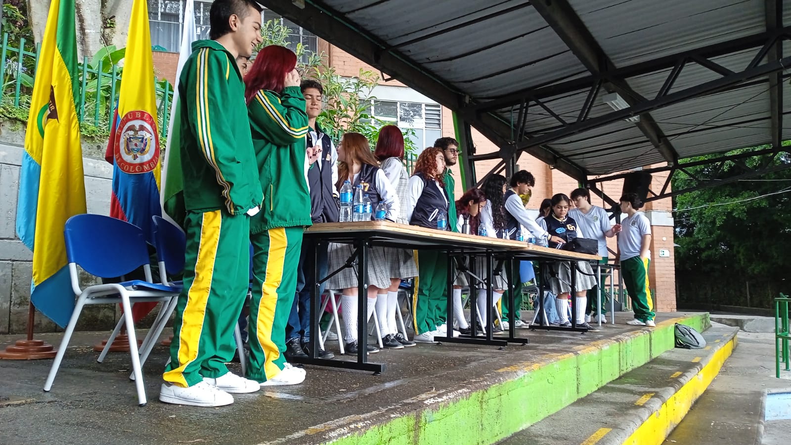 :::I. E. COMPARTIR:::