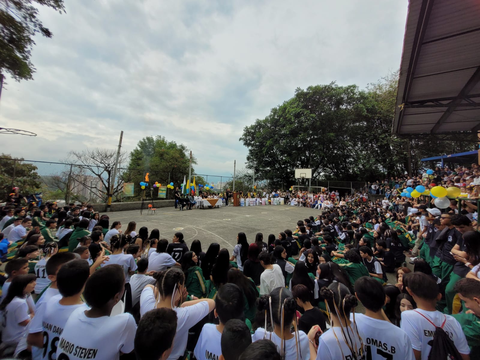 :::I. E. COMPARTIR:::