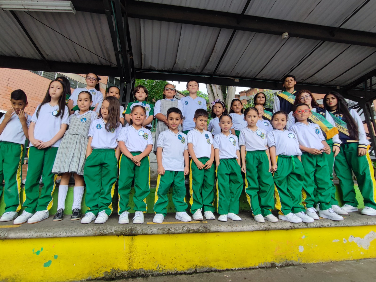 :::I. E. COMPARTIR:::