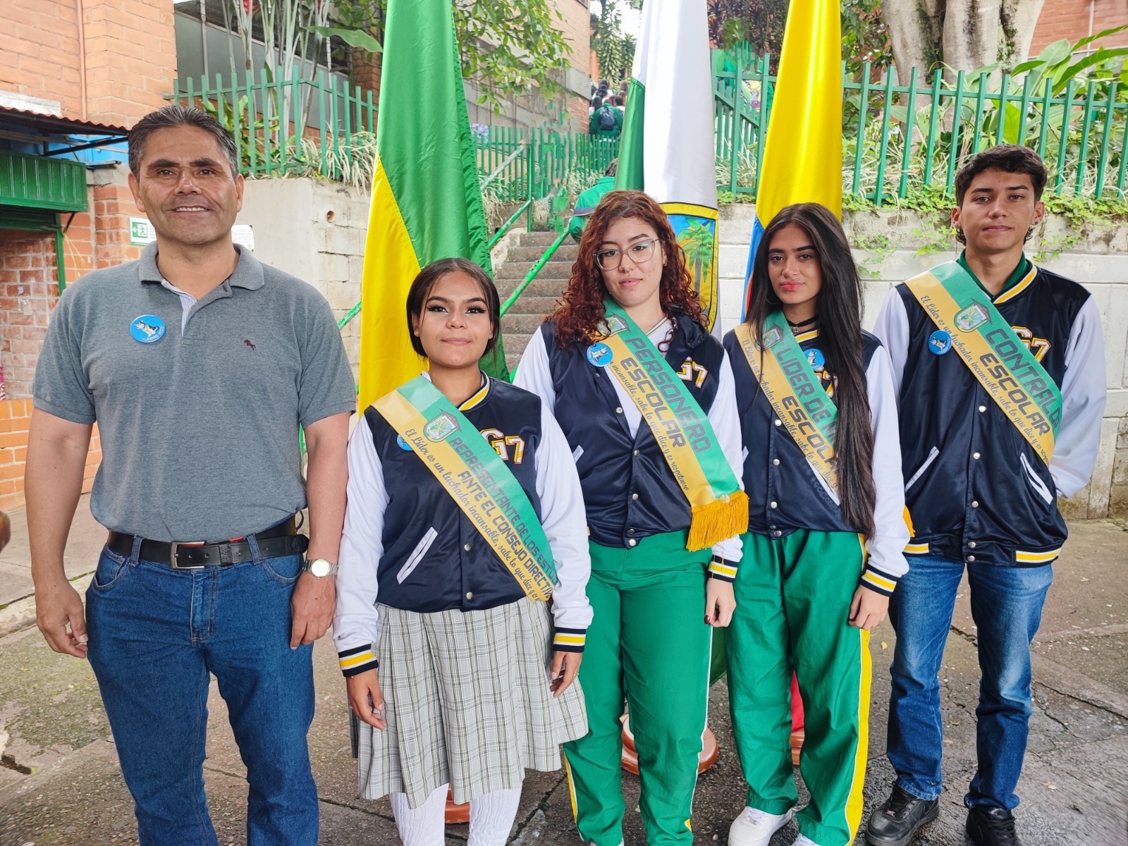 :::I. E. COMPARTIR:::