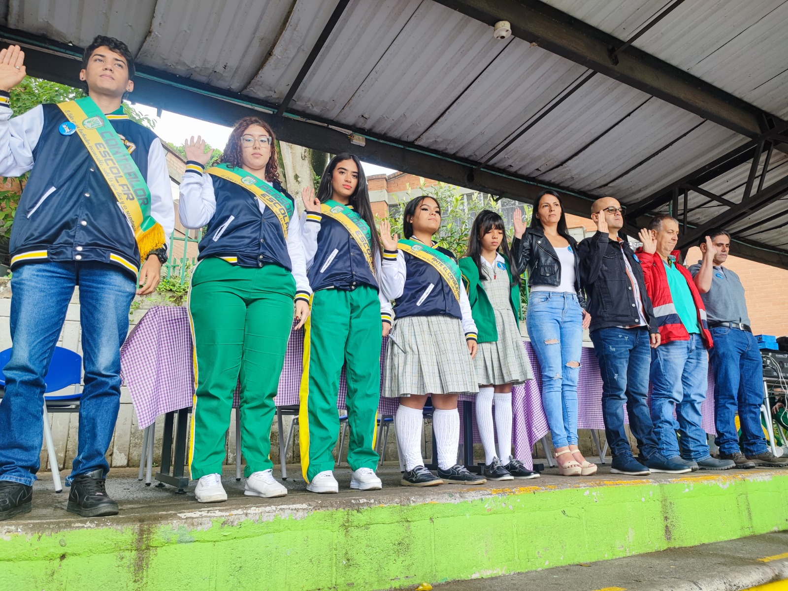 :::I. E. COMPARTIR:::