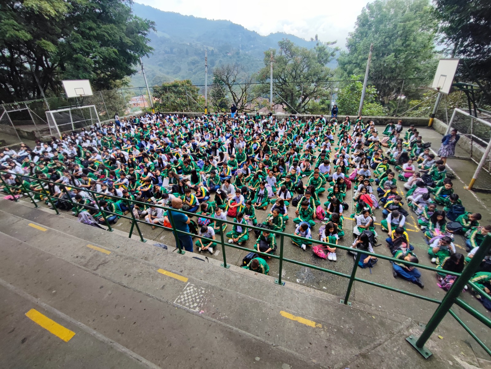 :::I. E. COMPARTIR:::