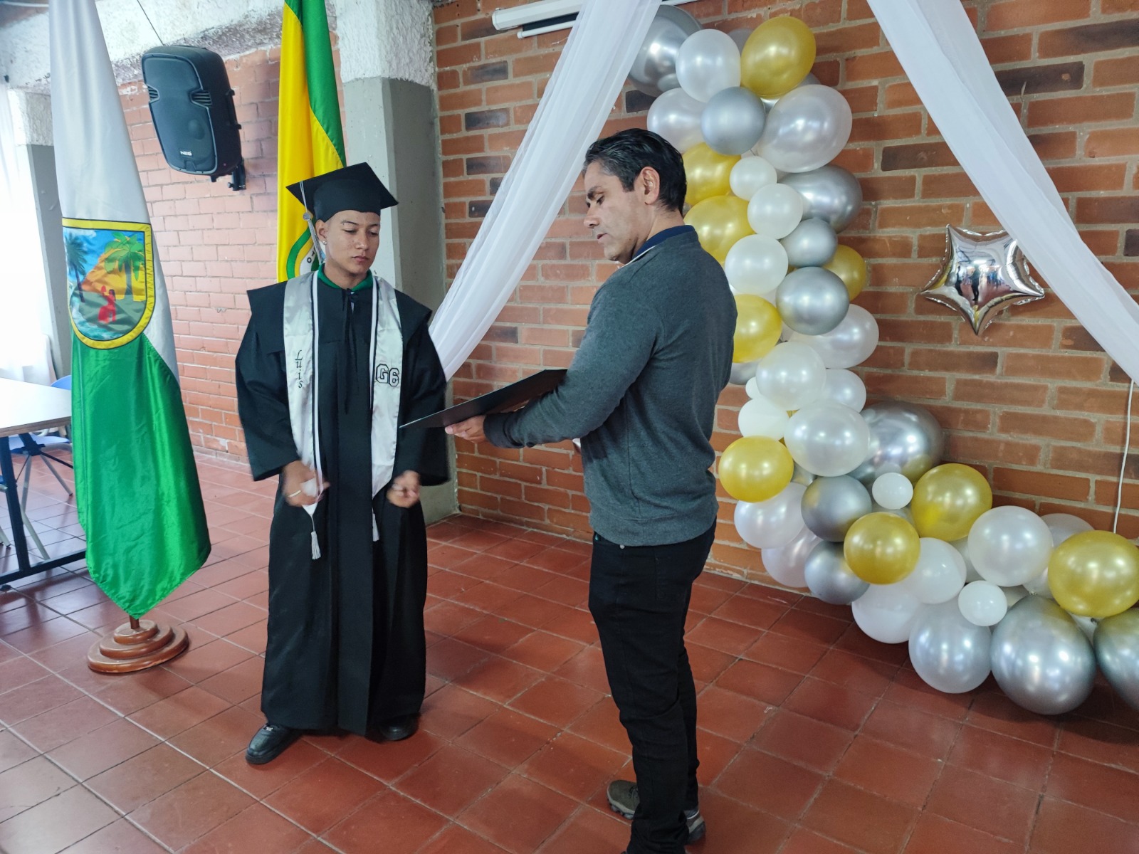 :::I. E. COMPARTIR:::