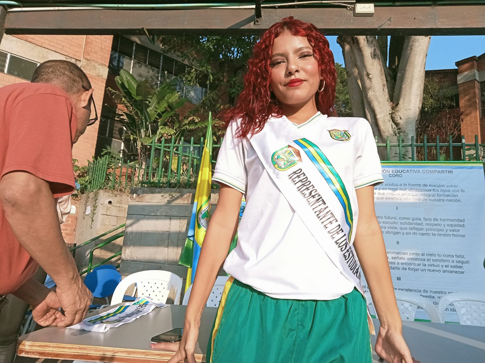 :::I. E. COMPARTIR:::