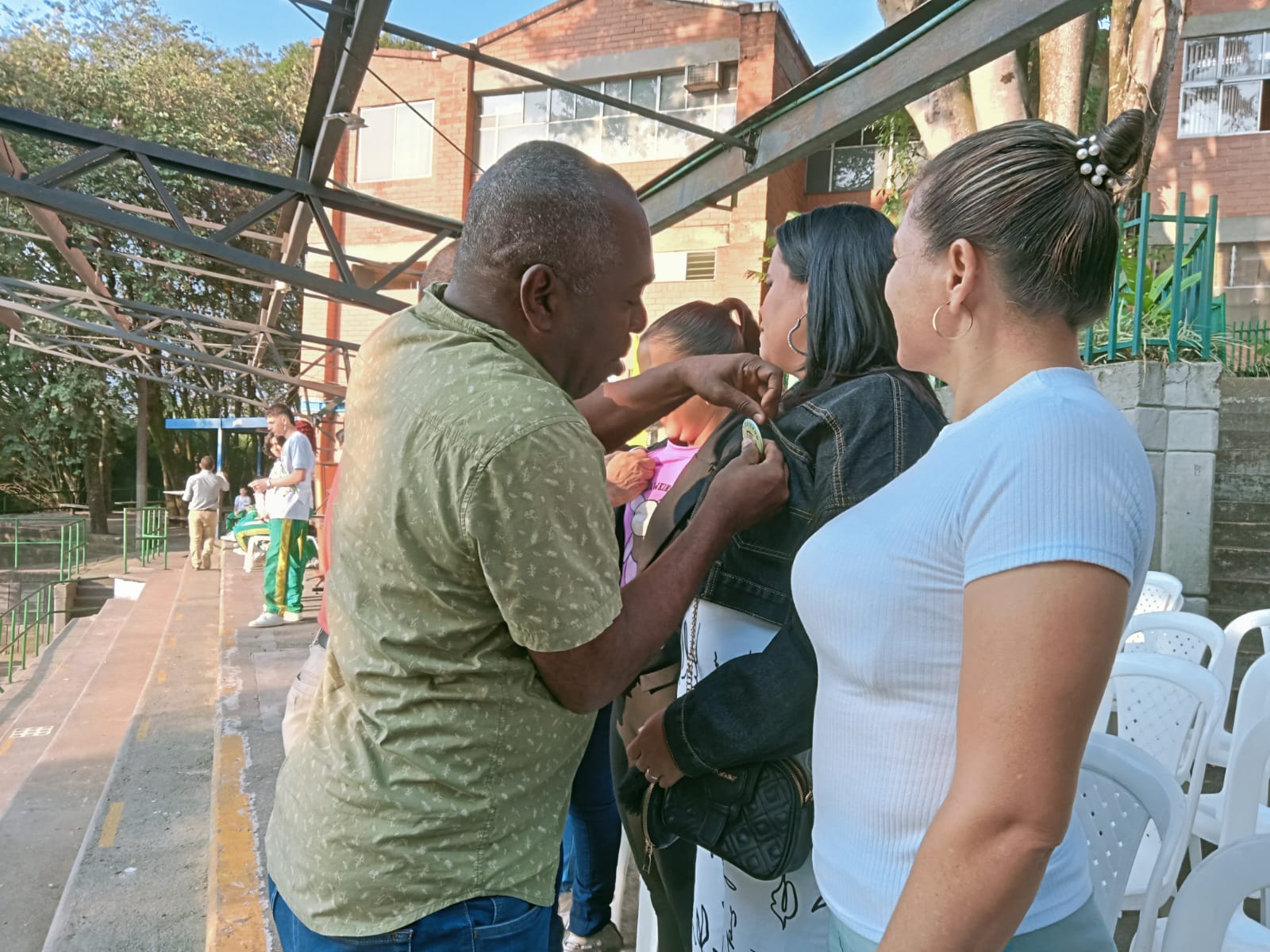 :::I. E. COMPARTIR:::