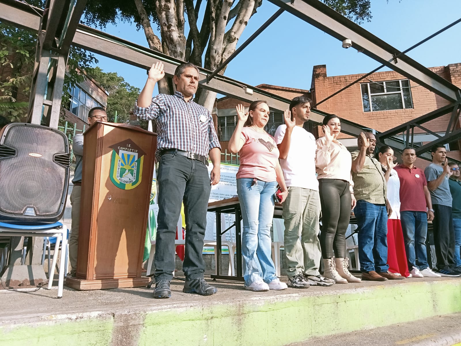 :::I. E. COMPARTIR:::